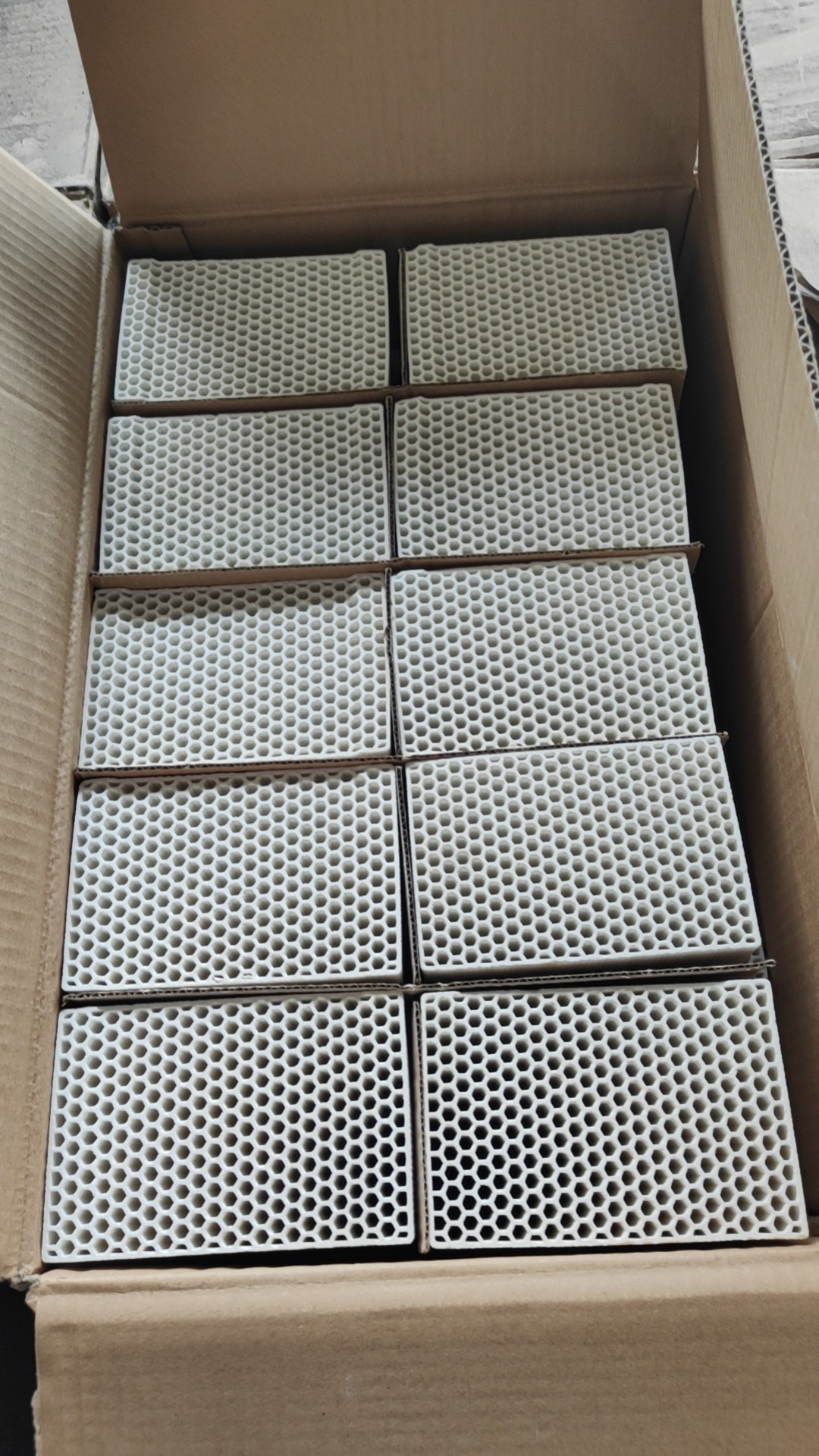 آجر نسوز لانه زنبوری آلومینا که به طور گسترده برای RTO / RCO استفاده می شود